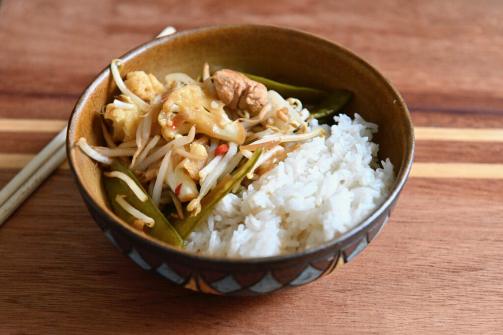 Tjap Tjoy met kip en verse peultjes - Koken met Gabie